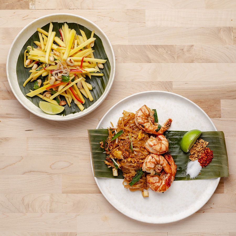 Shrimp Pad Thai w/Mango Salad